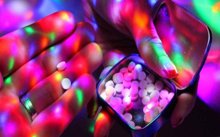 LSD Là Gì? Ảnh Hưởng Của LSD Tới Cơ Thể Là Gì?
